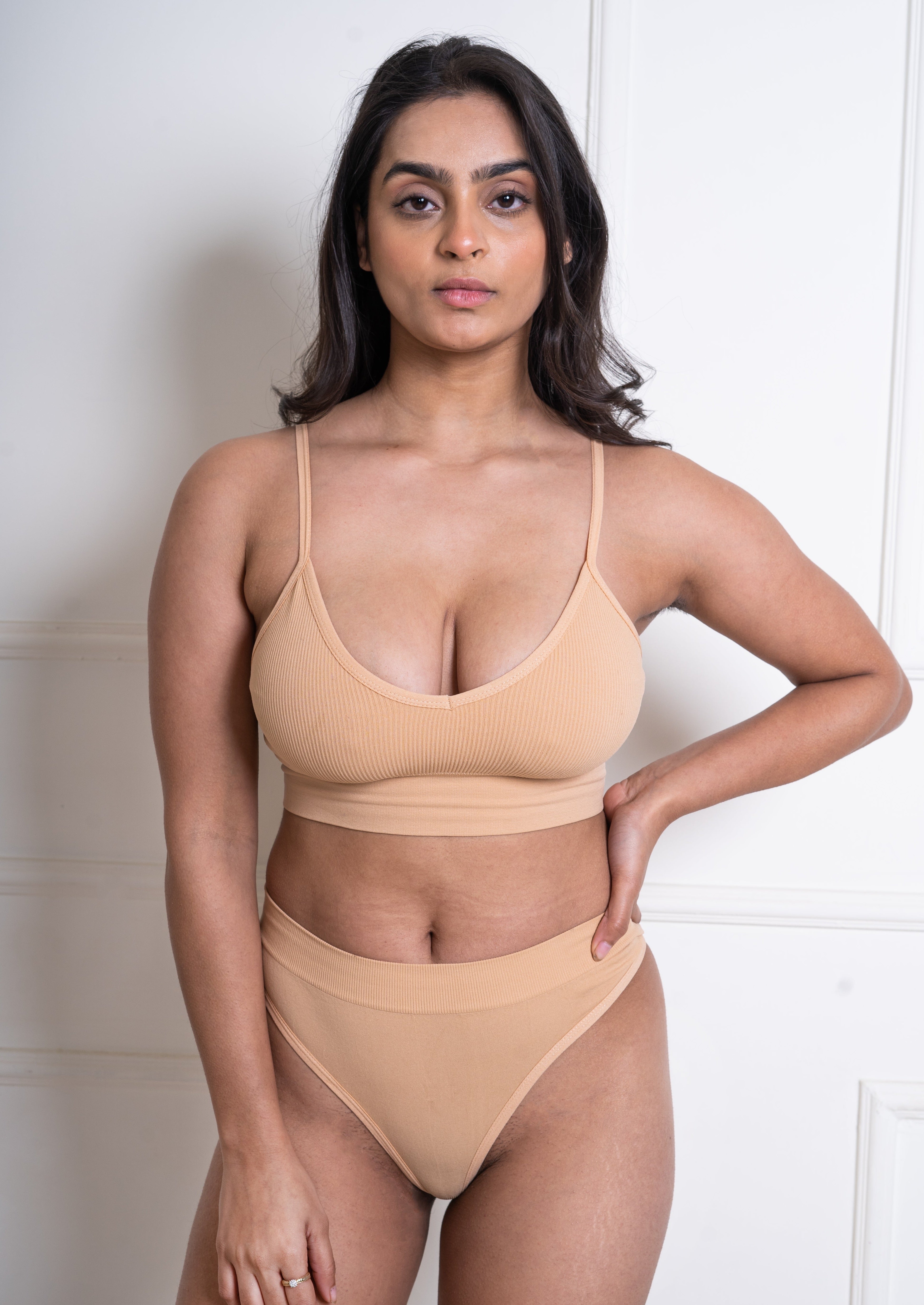 Juliet Set Nude – Basiq.